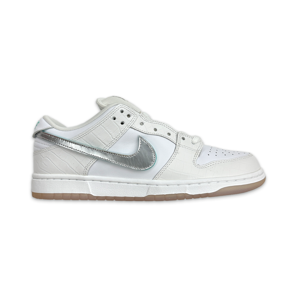 SB Dunk Low X Diamond Supply "White Diamond"